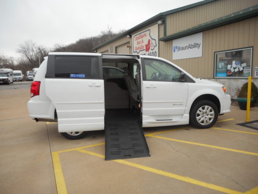 Used Handicap Van St Louis | Pre-Owned Wheelchair Van St Louis