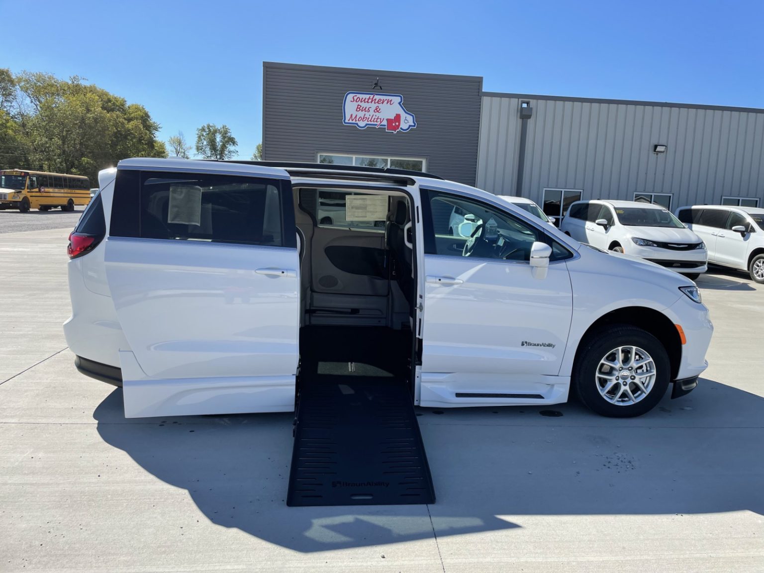 Side Entry – Southern Bus and Mobility